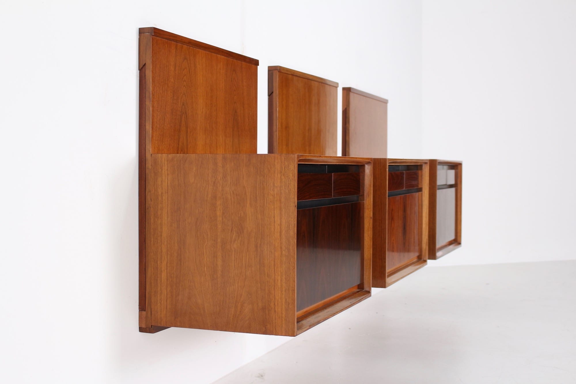 Buffets suspendus modulables de Coene - Meubles Vintage